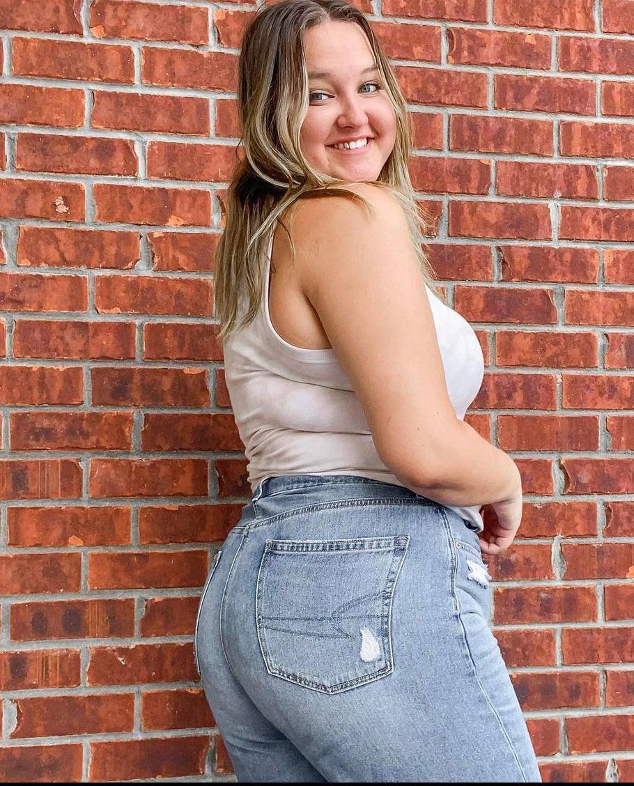 She makes me shoot ropes 🤤 | Scrolller