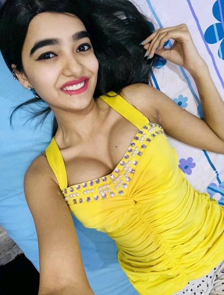 She needs to leak her nudes| Diya Mehroliya | Scrolller