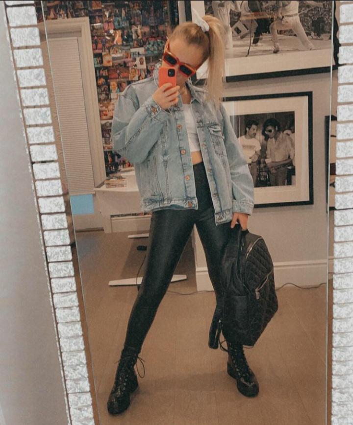 She needs to show more skin | Scrolller