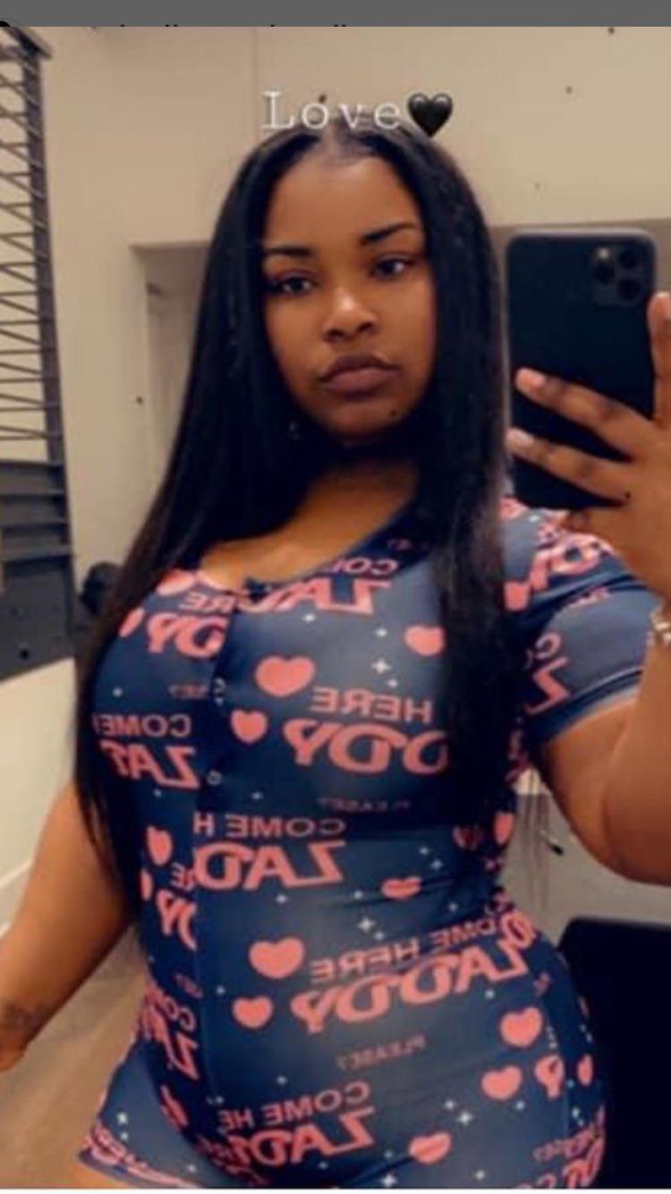 She’s looking so fuckable right now 🍆🥜😩😩 | Scrolller