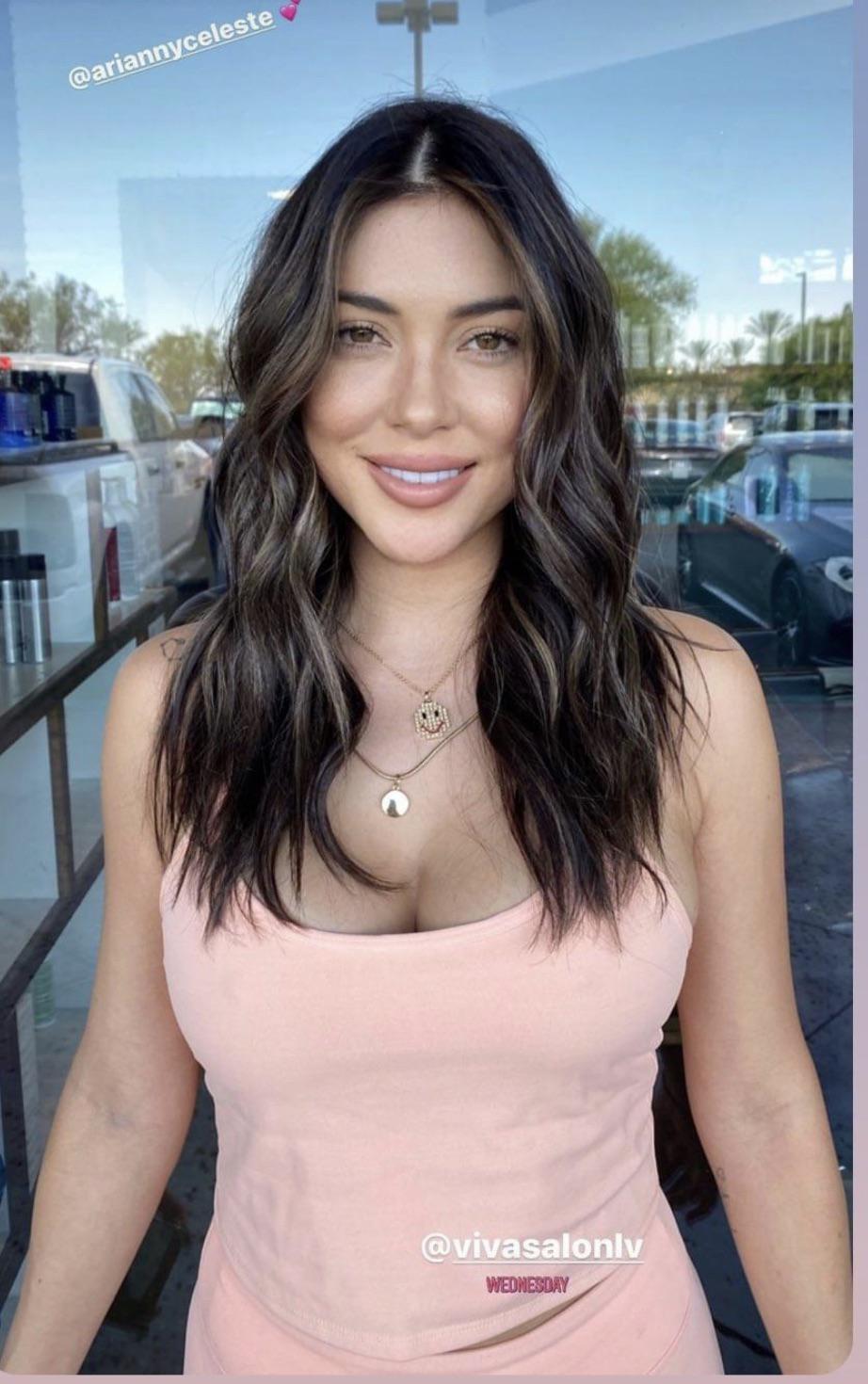 She’s so fucking sexy love her tits Who agrees with me | Scrolller