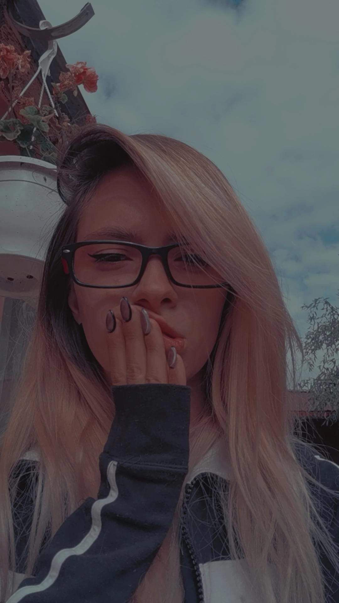 She's a big pleasure in a small package | Scrolller