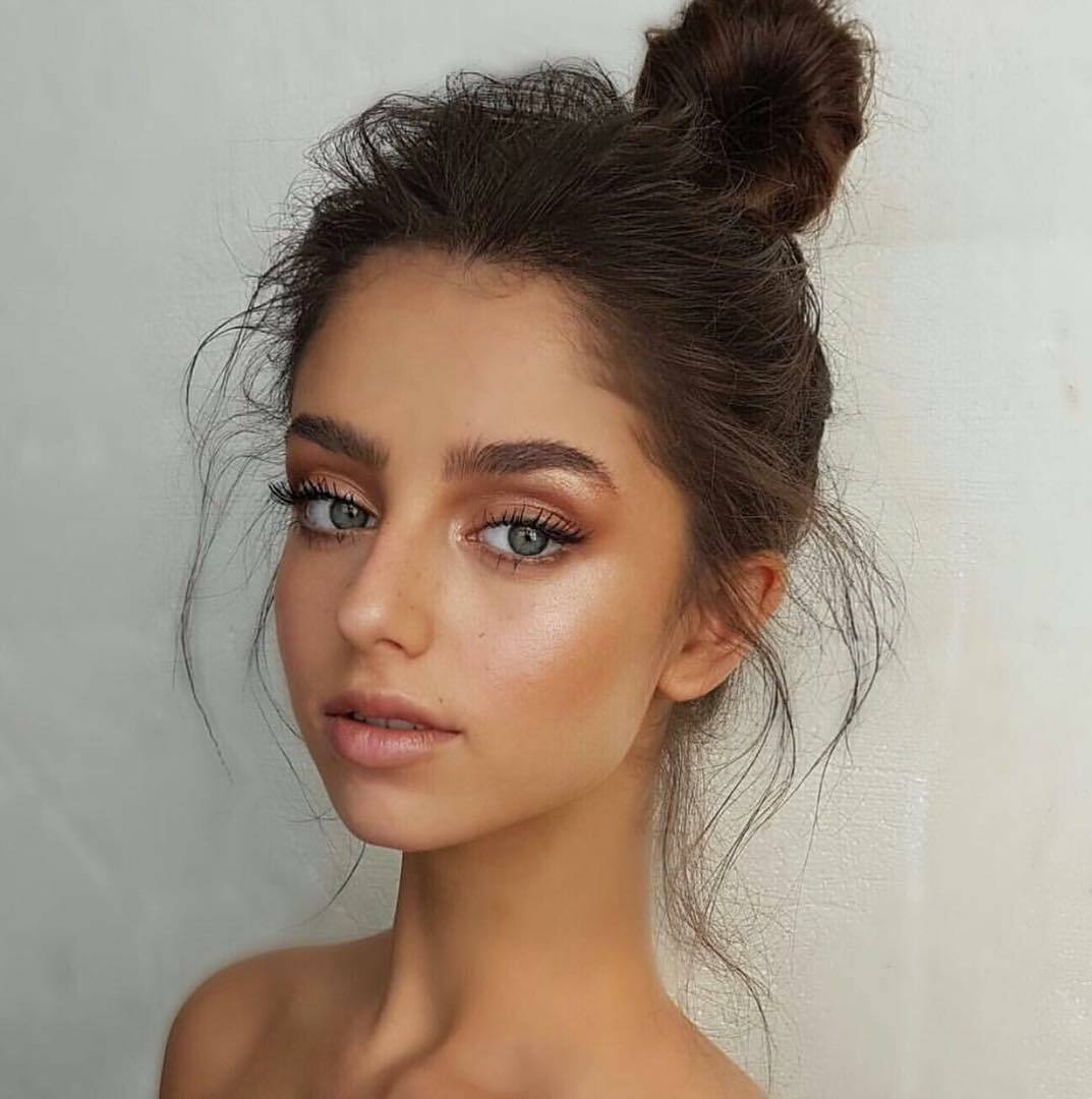 She's A Goddess | Scrolller