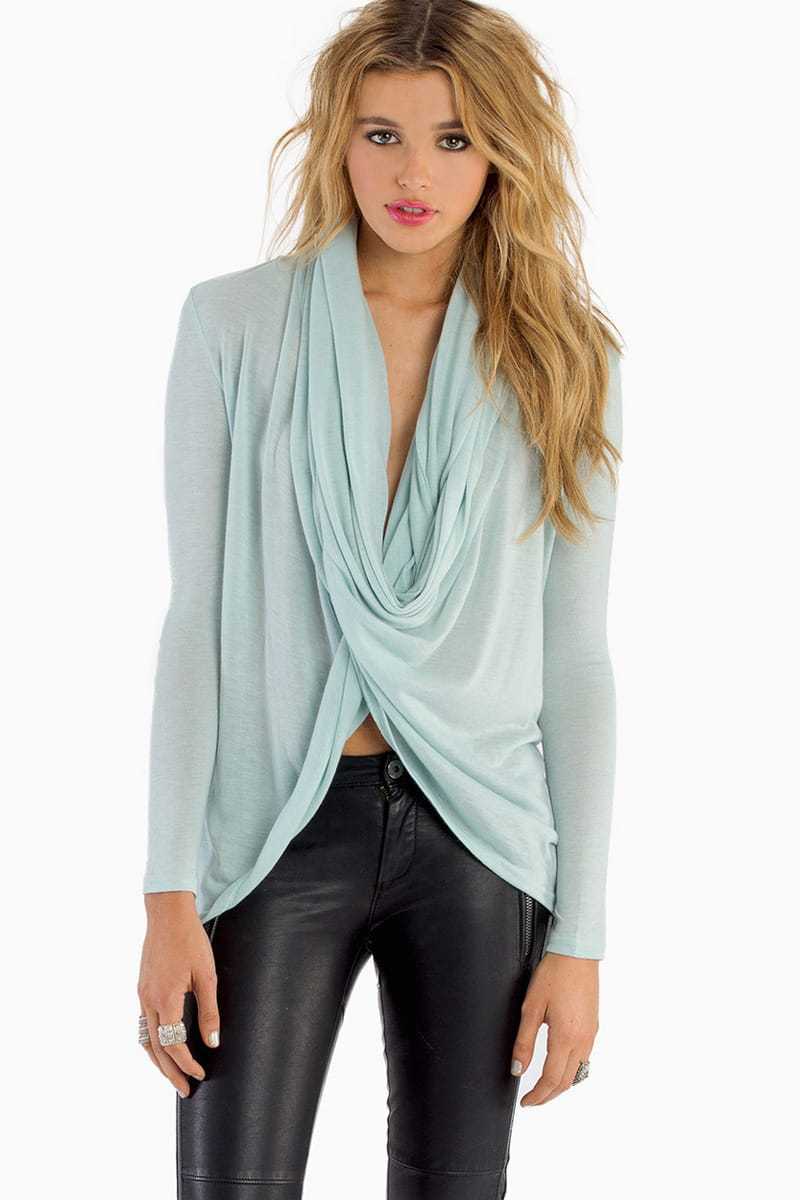 She's A Looker | Scrolller