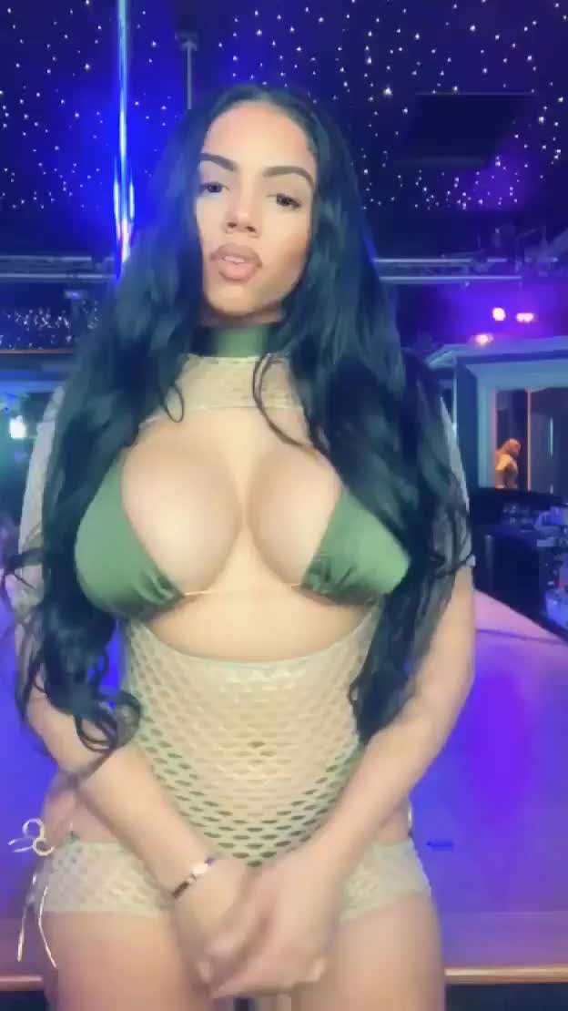 Shes fuego | Scrolller