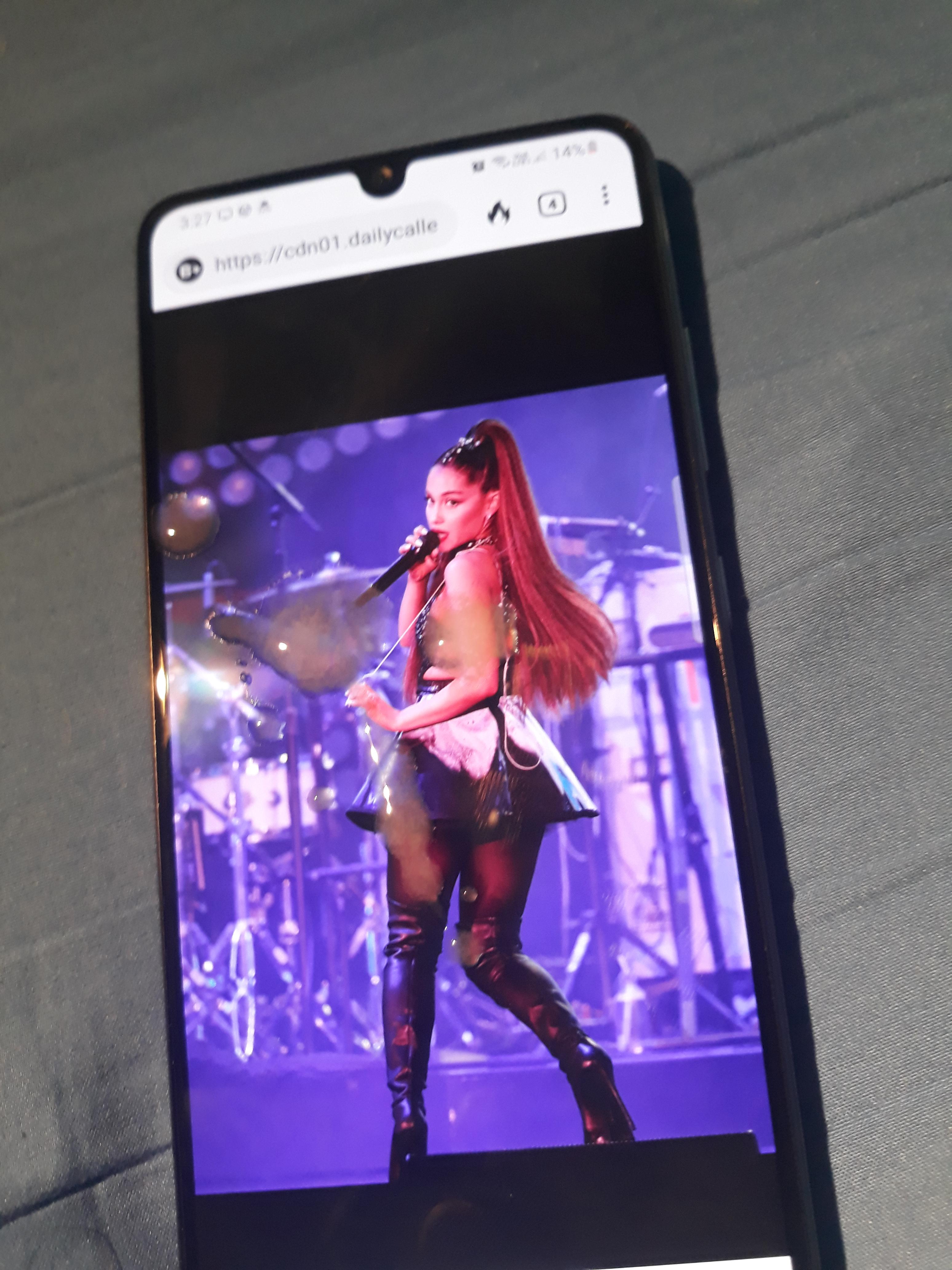 Shes So Hot Scrolller