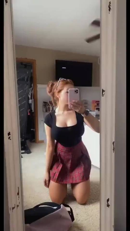 She's watching you stroke | Scrolller