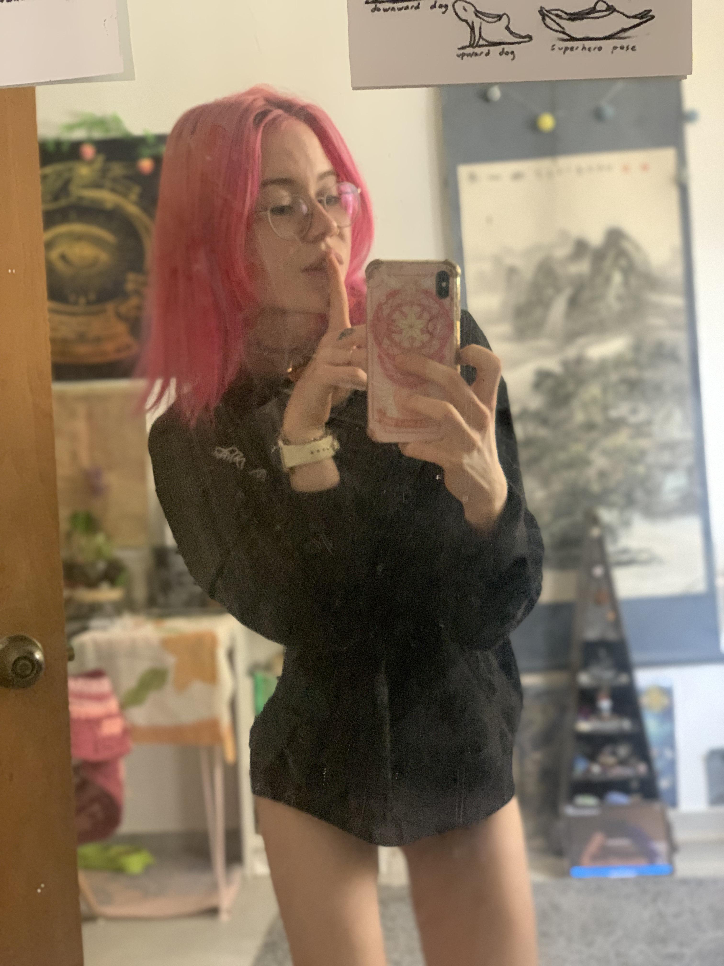 Shhh… daddy is sleeping rn 🦄 | Scrolller