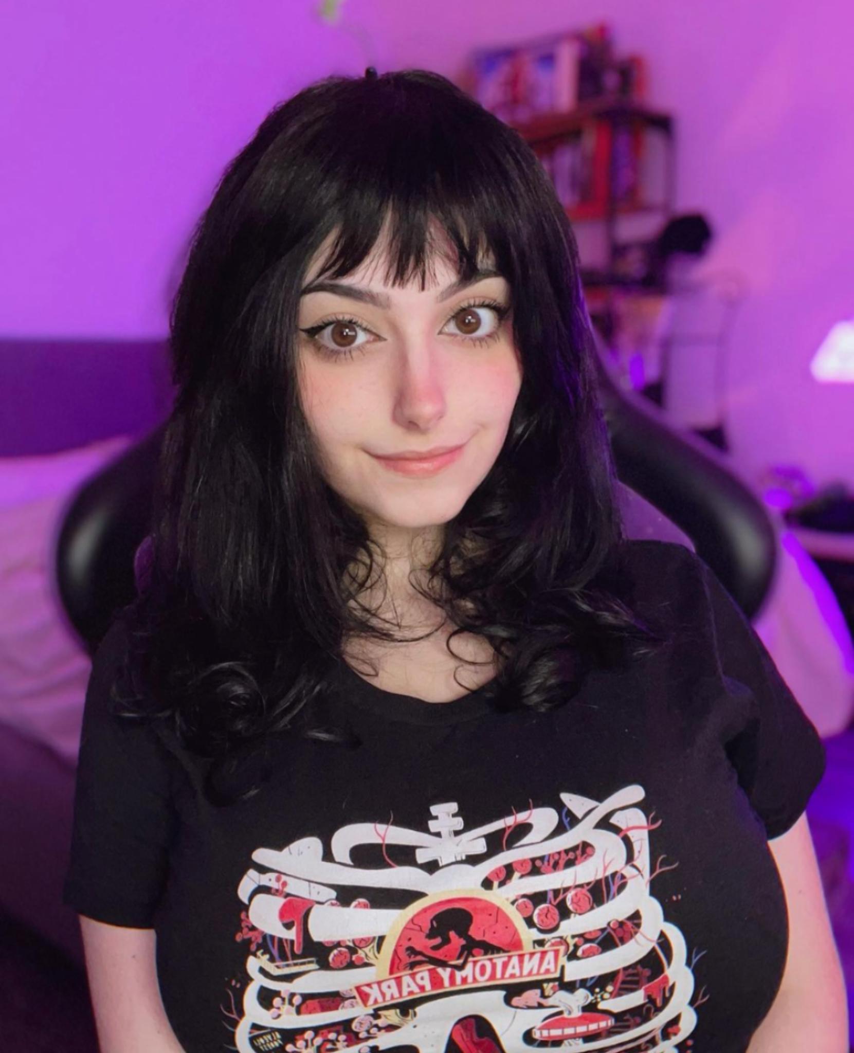 Shiftymine hiding them as best as she can | Scrolller