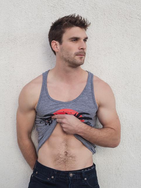 Shirt up | Scrolller