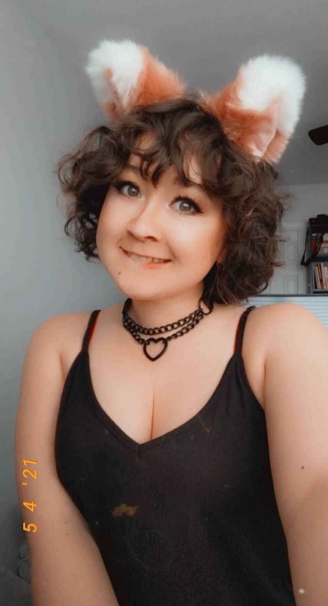 Short Hair Big Smiles Scrolller 8328