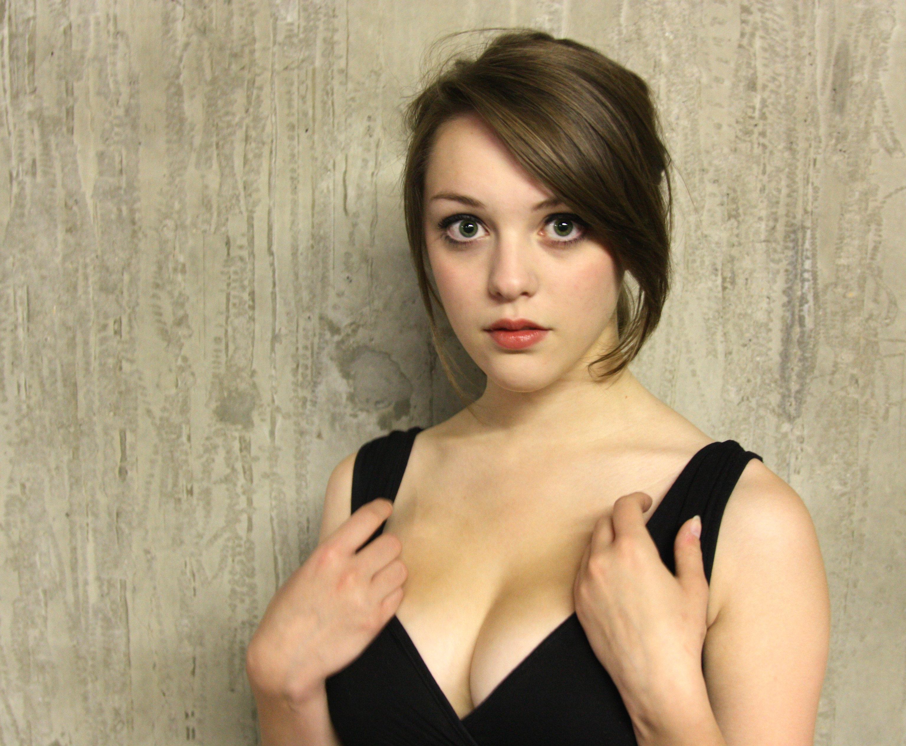 Should I pull down the straps? | Scrolller