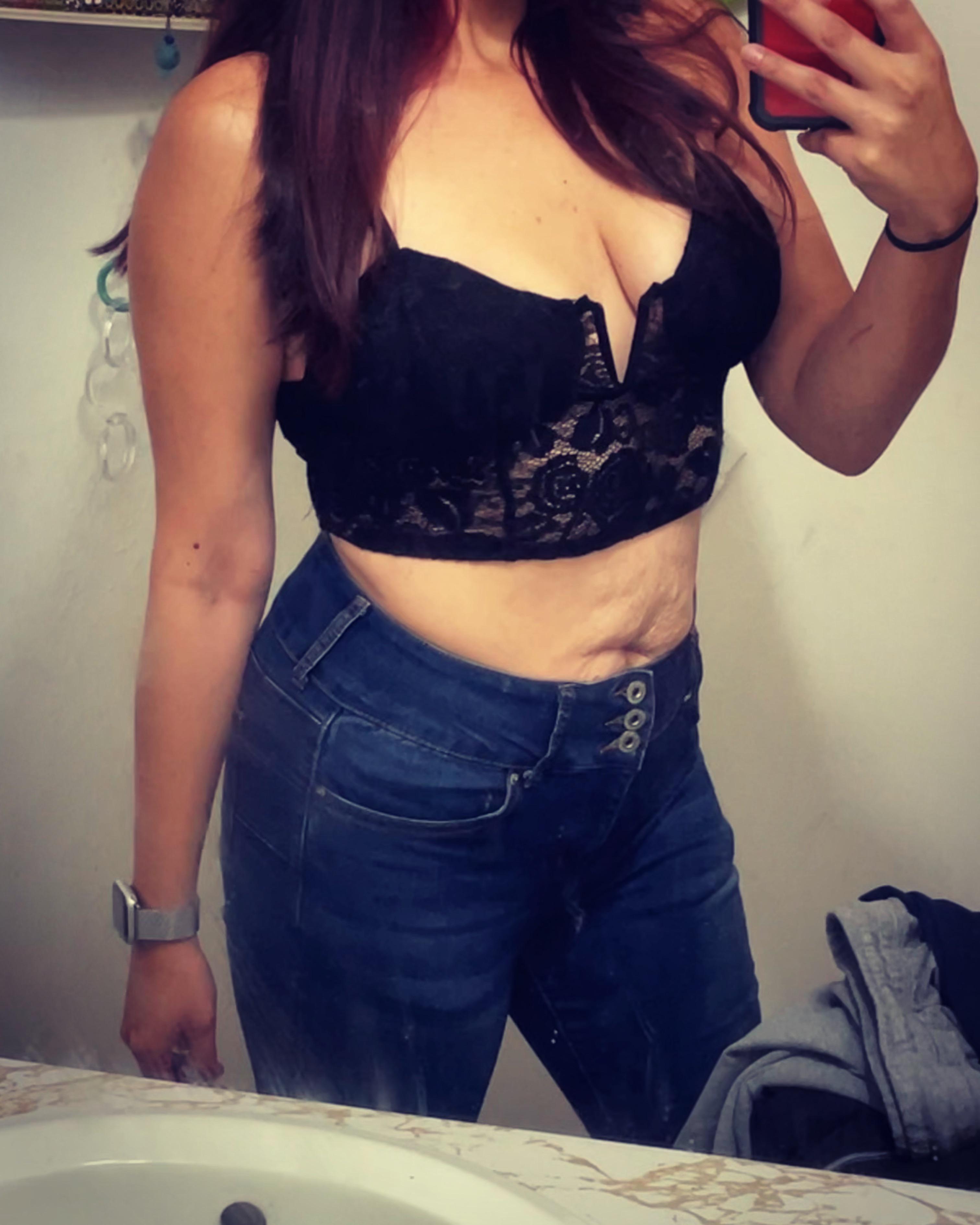 Shoutout to all the girls loving themselves 🥰 in a world 🌎 that’s constantly telling them not to ...