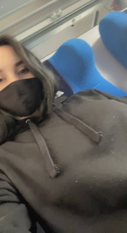Showed my boobs next to a stranger in the train | Scrolller