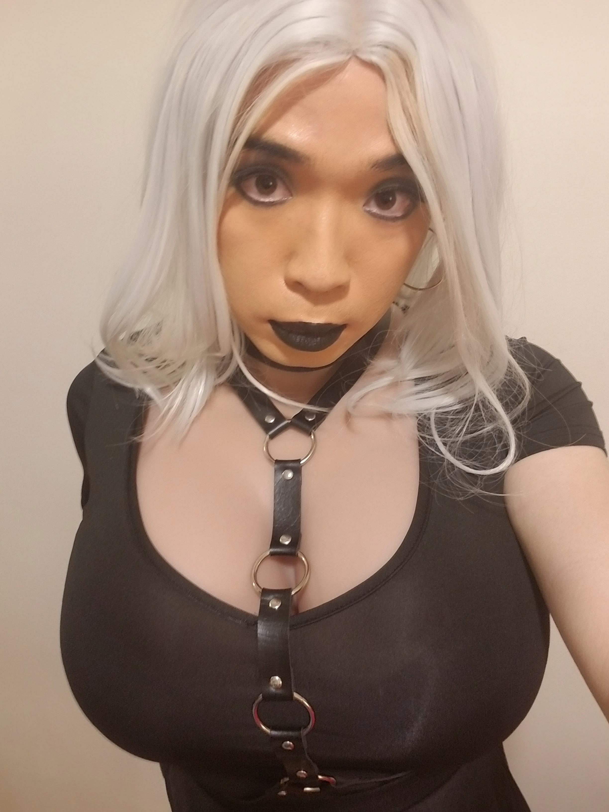 Showing my full face for the first time, greetings from an Asian Goth | Scrolller