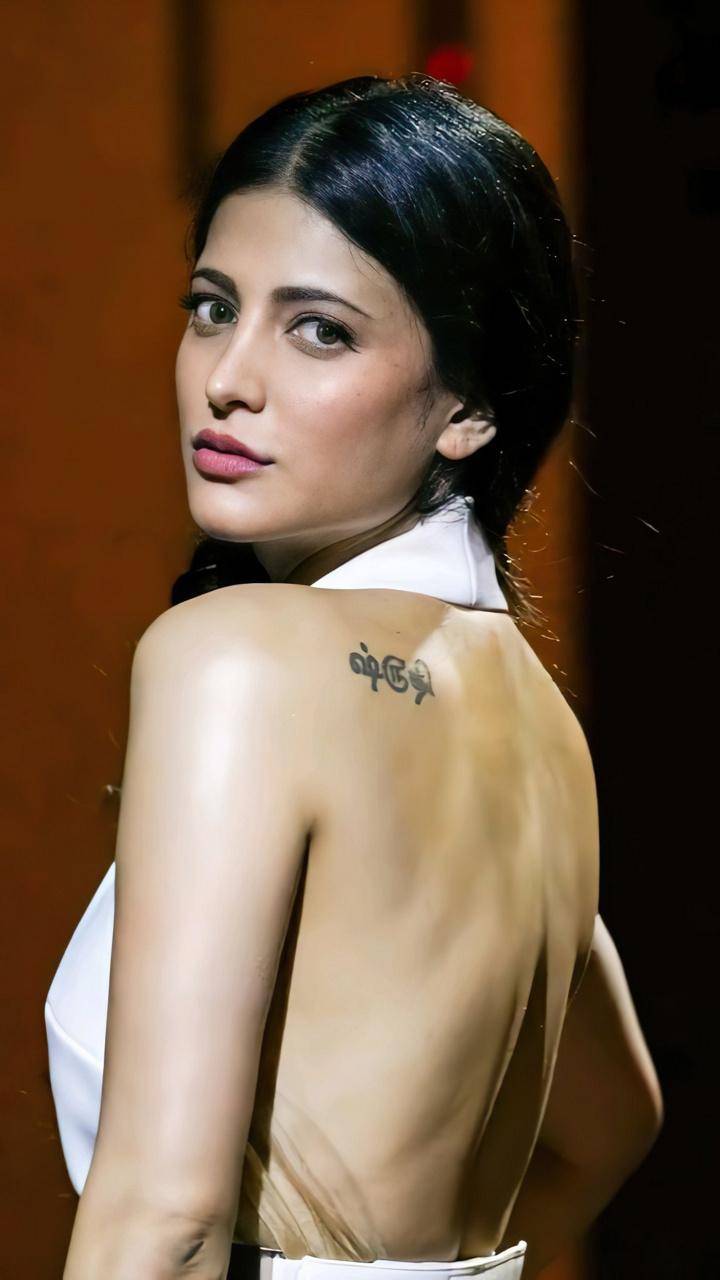 SHRUTI HASSAN💦🥵🔥 | Scrolller