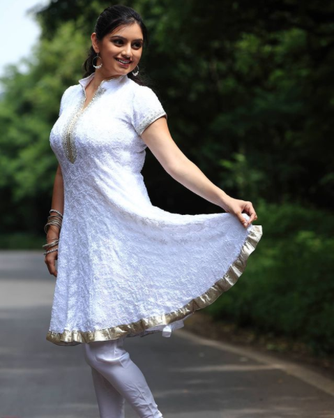 Shruti Marathe's vintage look..... | Scrolller