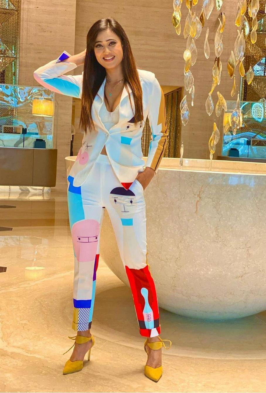 Shweta Tiwari displaying her amazing transition | Scrolller