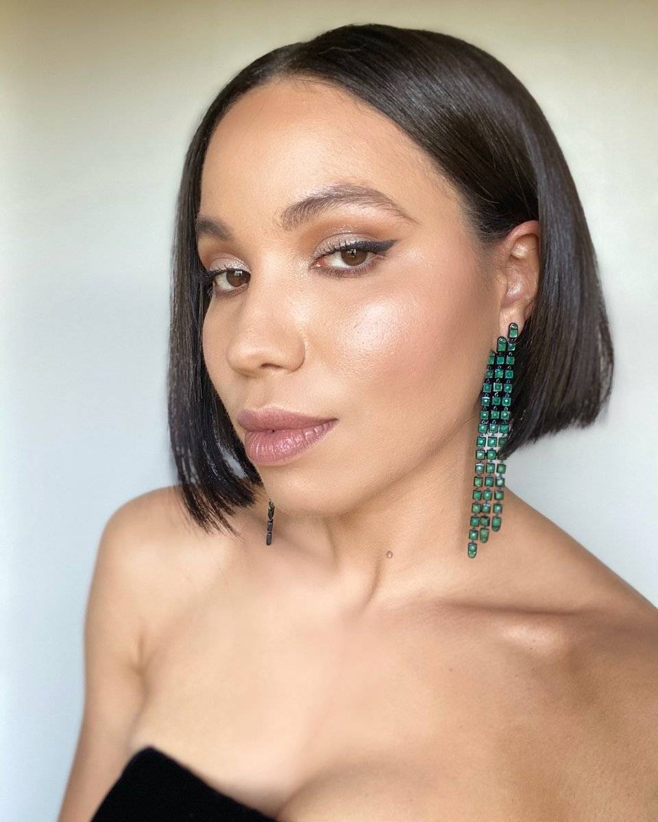 Side look | Scrolller