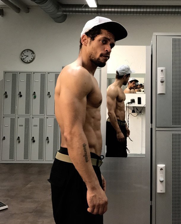 Side Profile | Scrolller