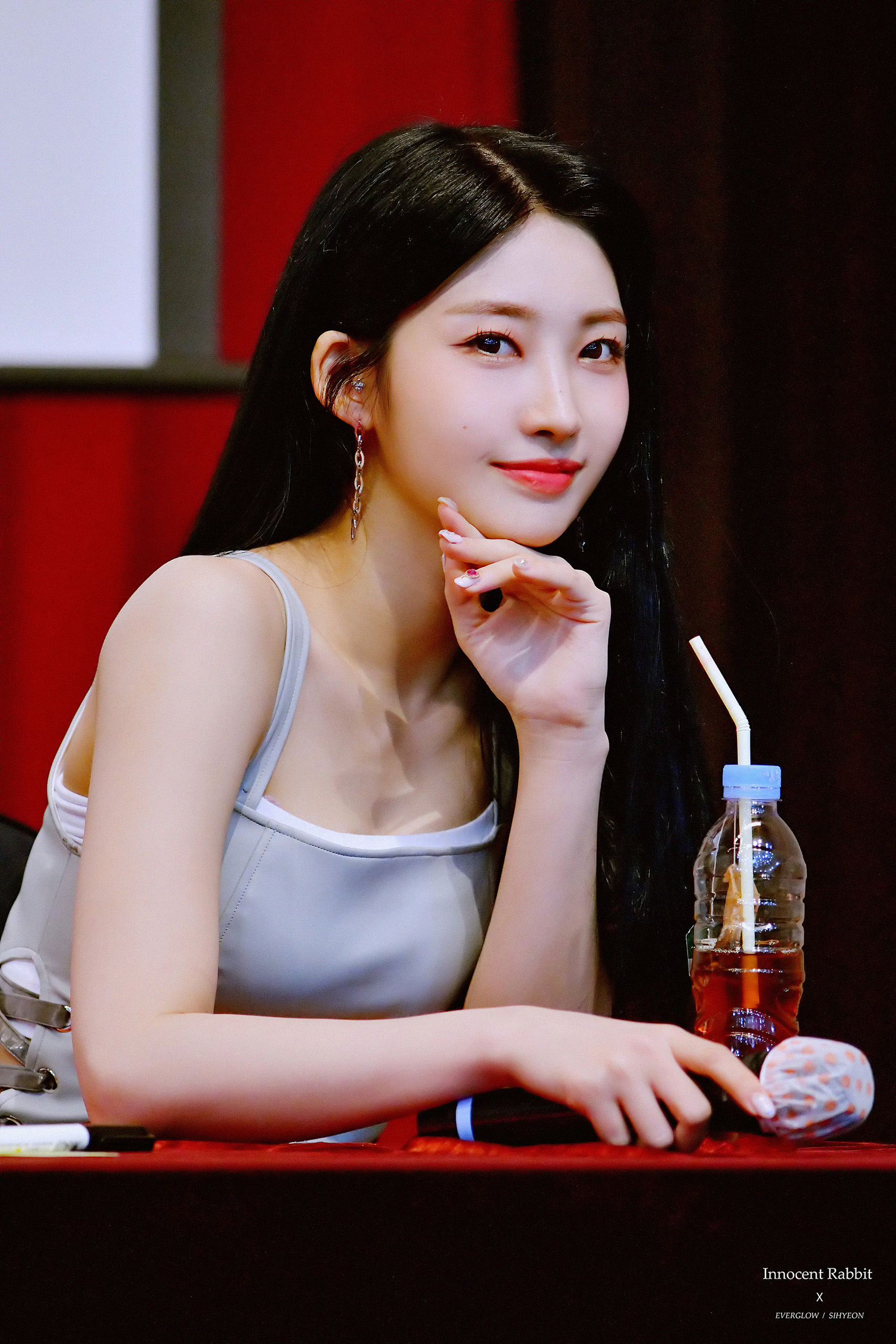 210606 Sihyeon | Scrolller