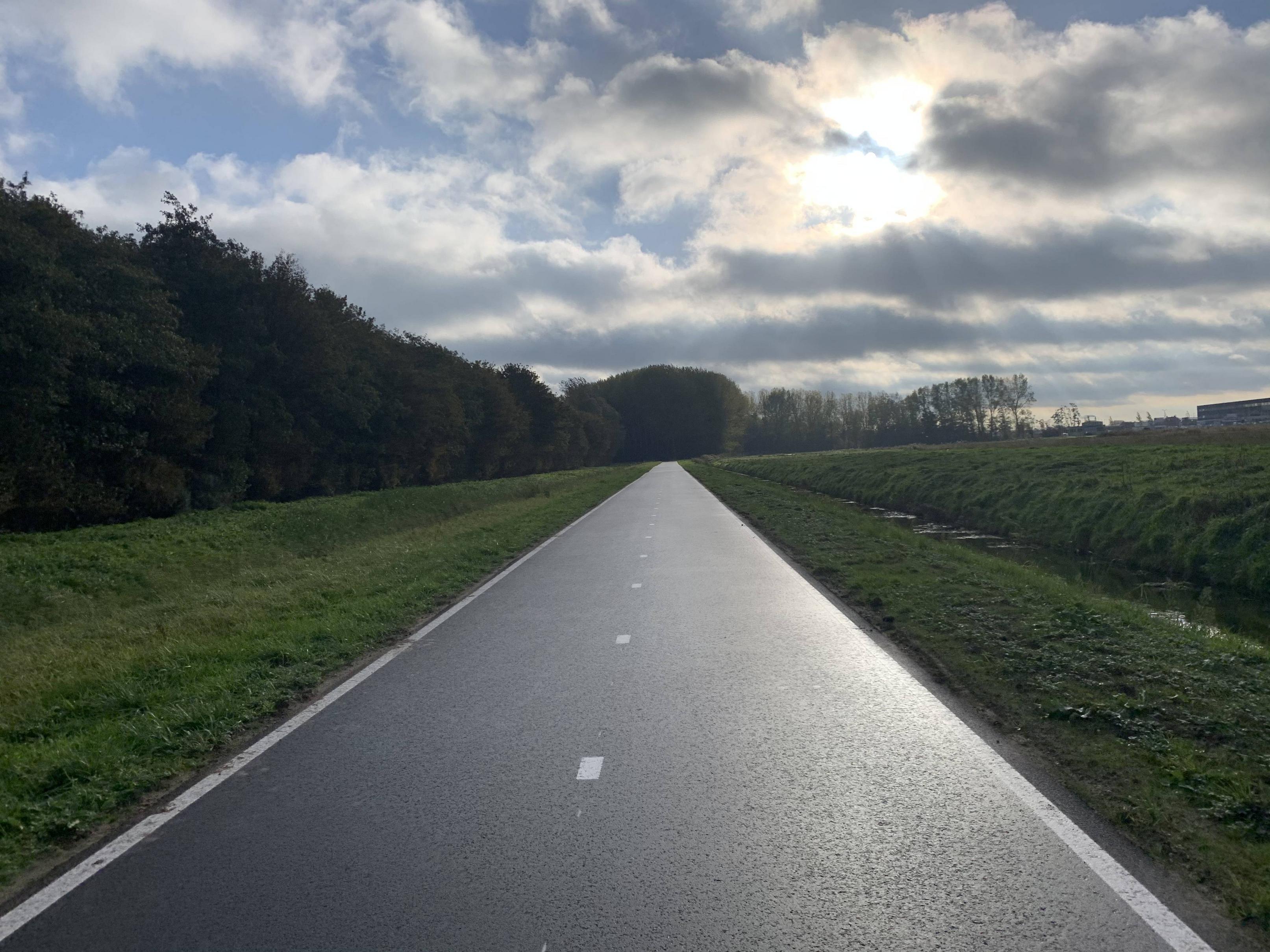 Silky smooth bidirectional bicycle path | Scrolller