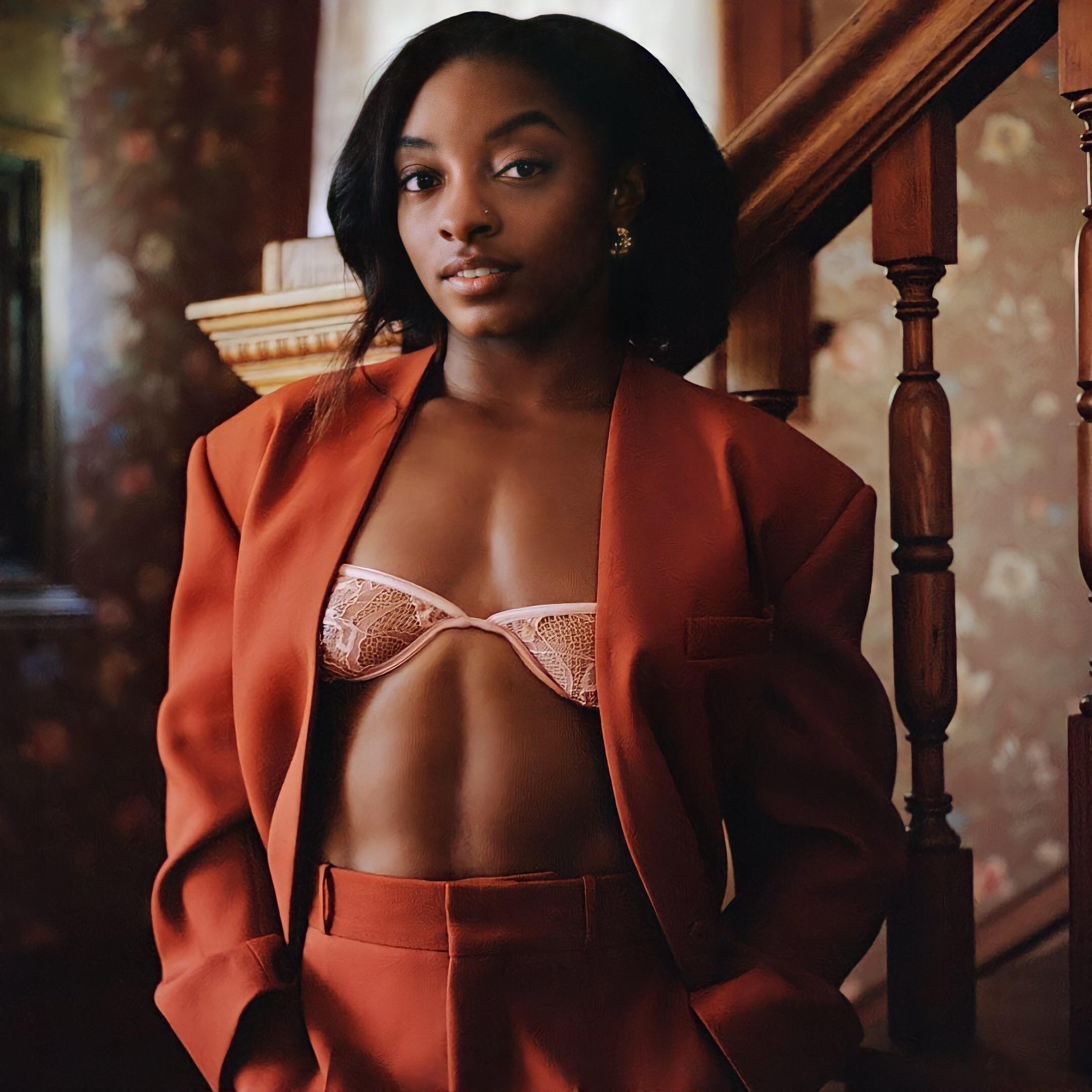 Simone Biles | Scrolller