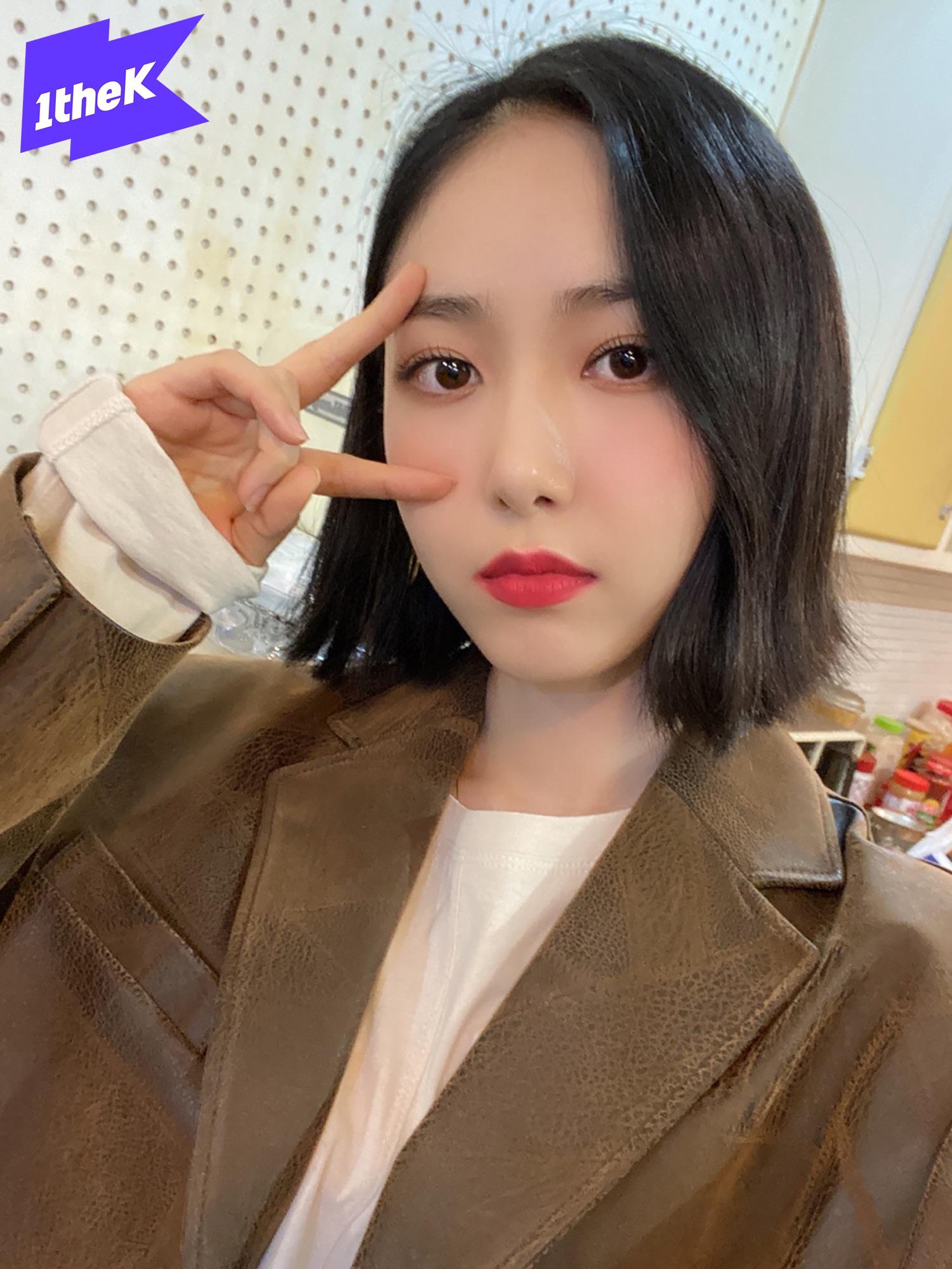 SinB selca | Scrolller