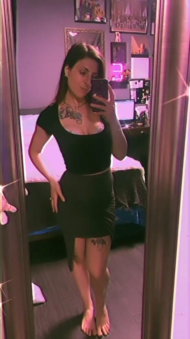 Sissy can come in for task | Scrolller