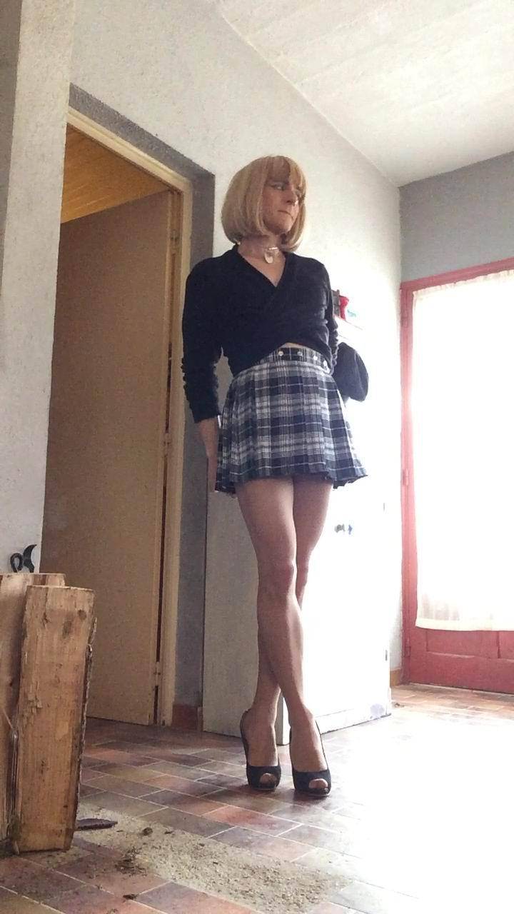 Sissy crossdresser like me prefer high heels | Scrolller