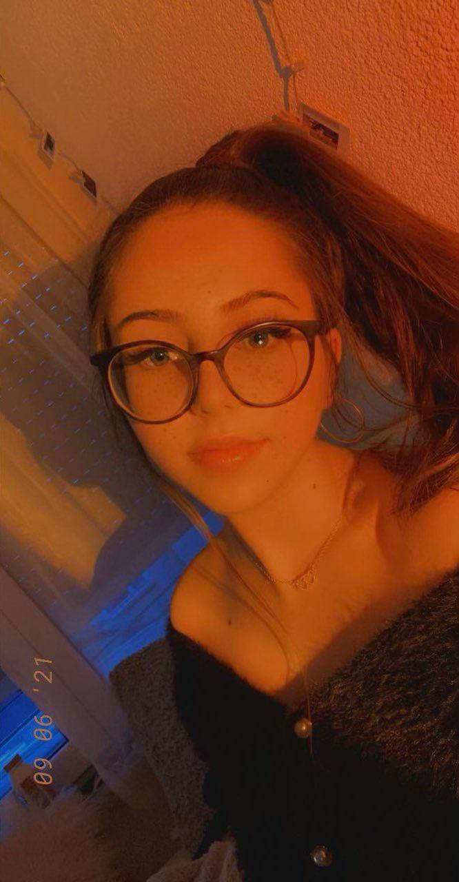 Sister (19) | Scrolller