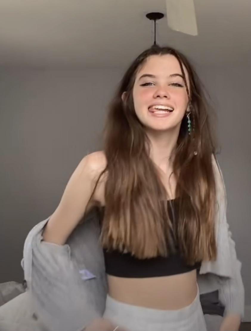 Sister (19) I wanna rail her so bad! | Scrolller