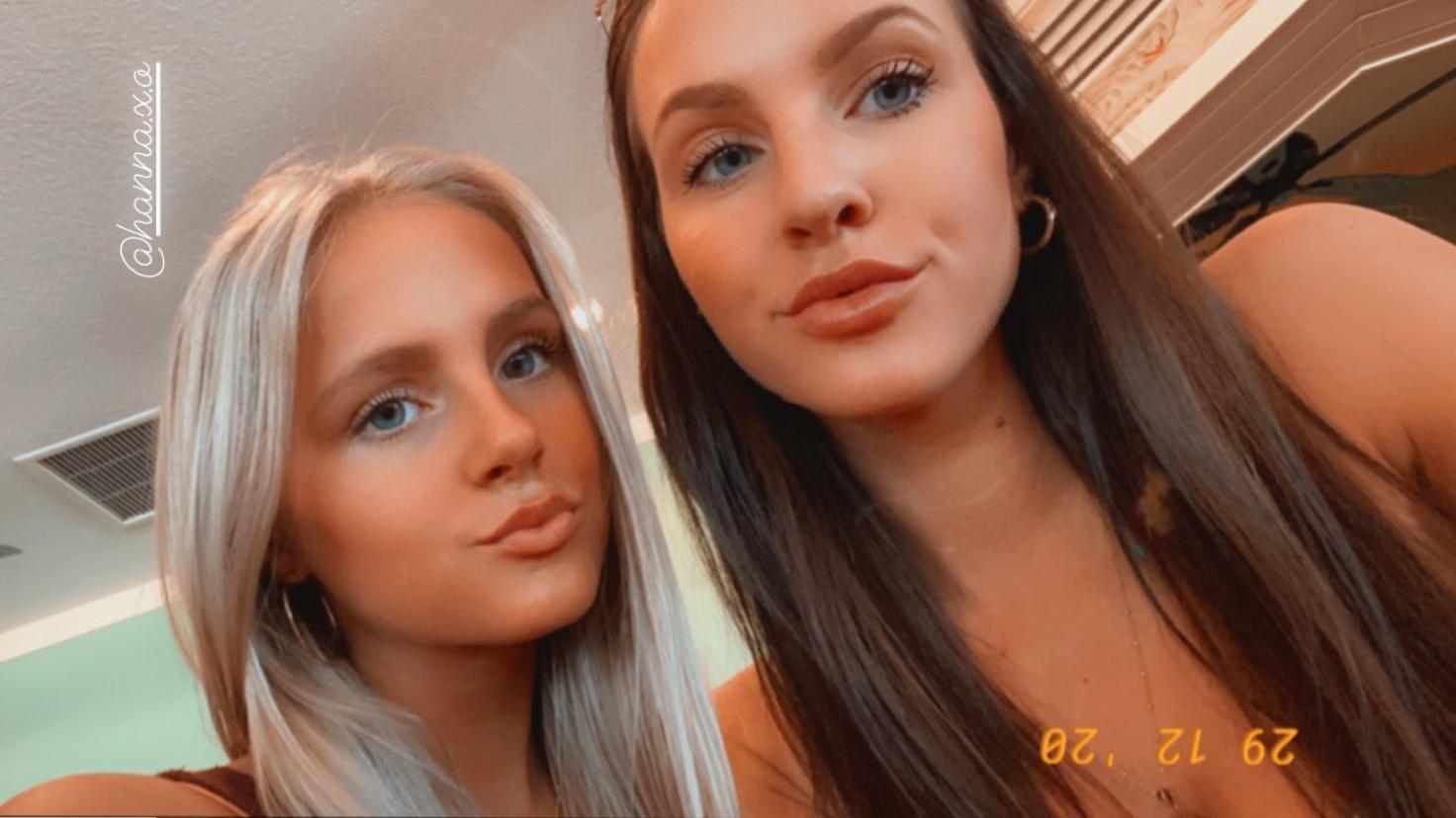 Sisters Scrolller