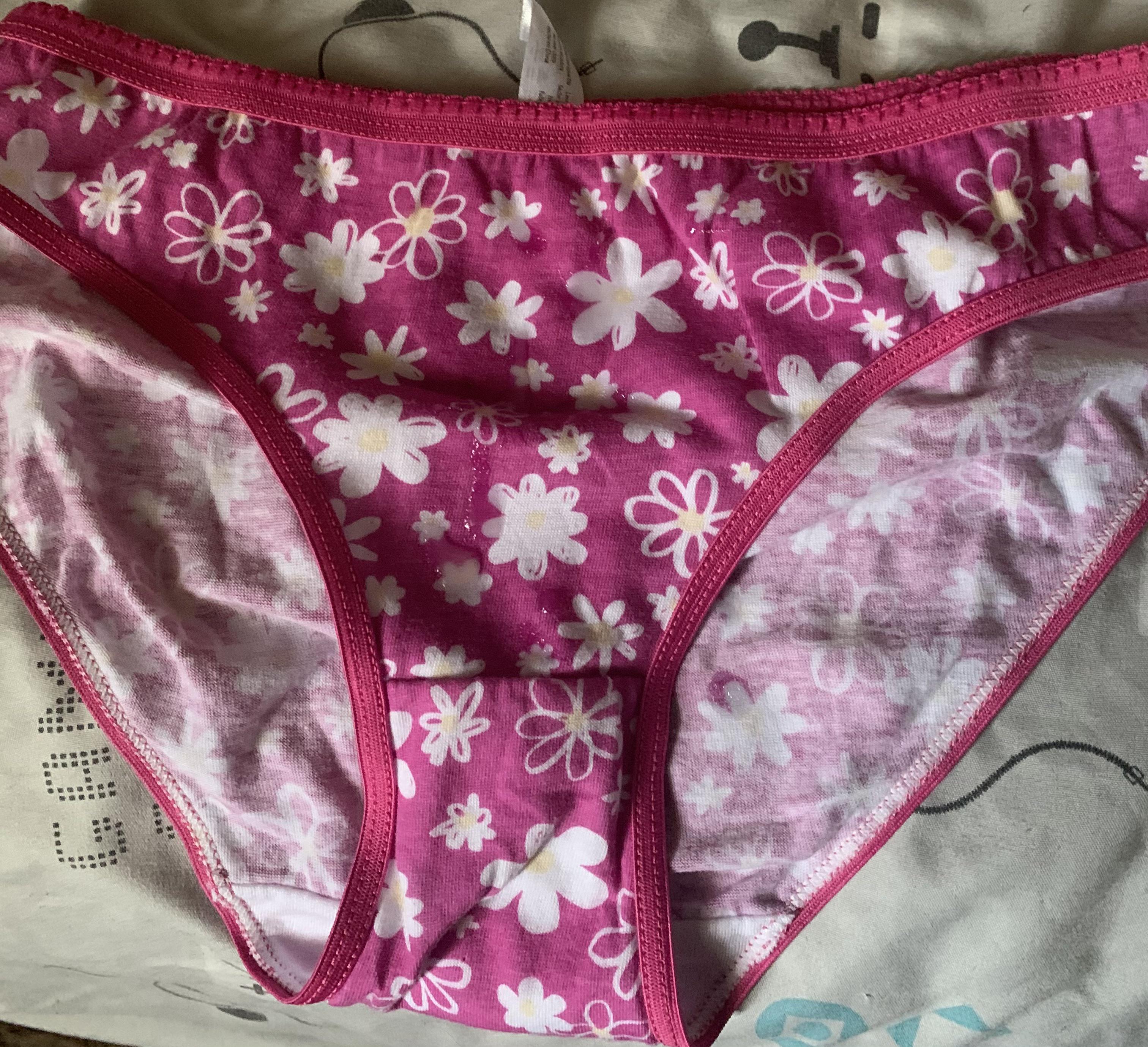 Sisters panty | Scrolller