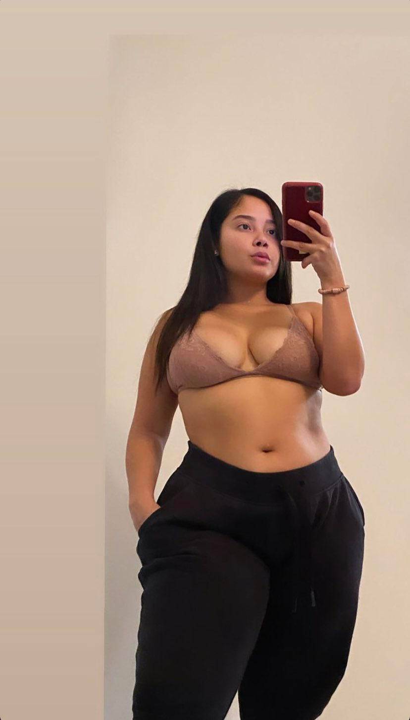 sitting rite 👌🏾 | Scrolller