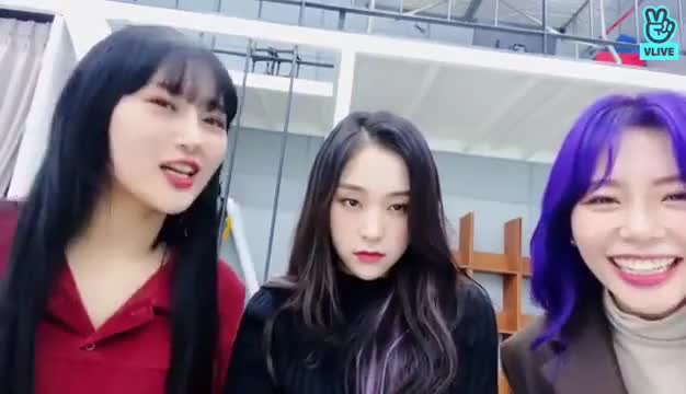 Siyeon, Gahyeon and Jiu | Scrolller