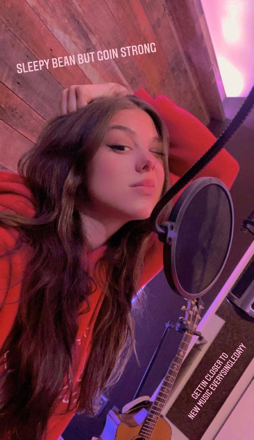 sleepy bean | Scrolller