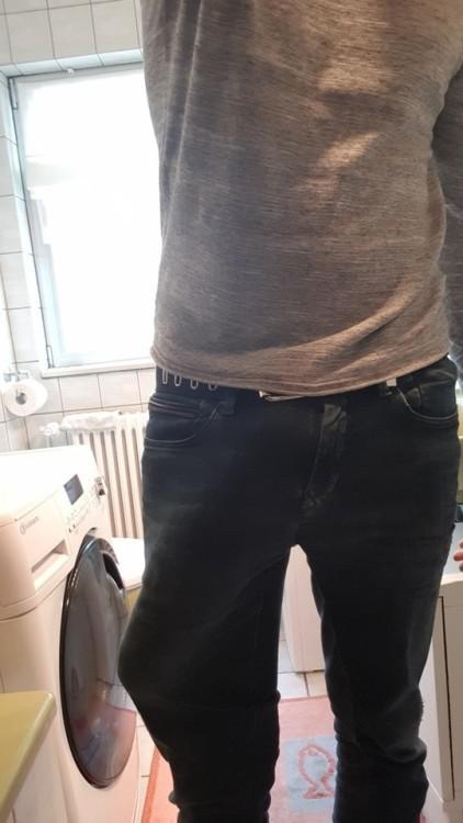 slight bulge 😇 | Scrolller