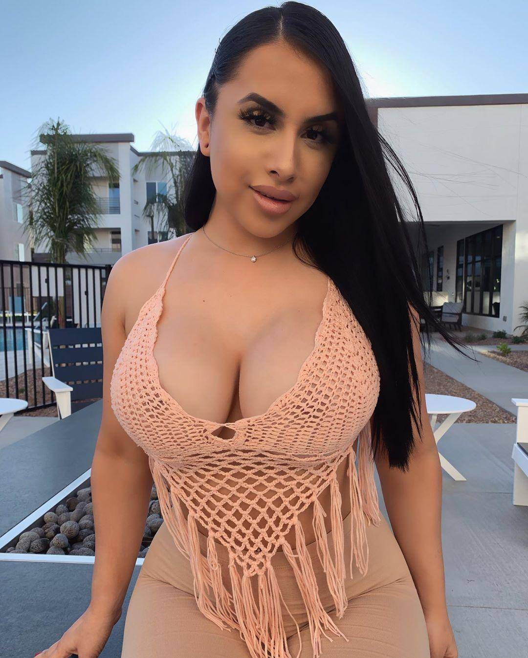 Slight Nips | Scrolller