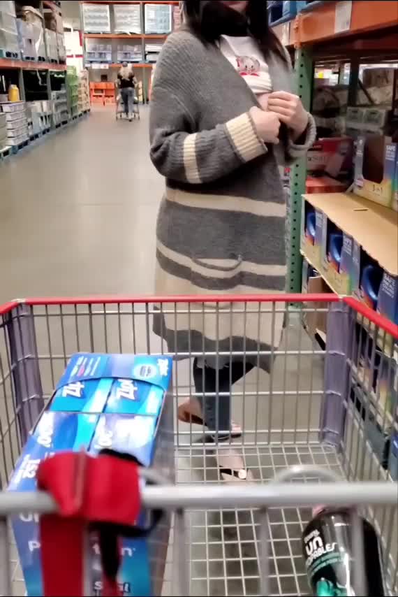 Slow mo reveal inside the legendary big box store [GIF] | Scrolller