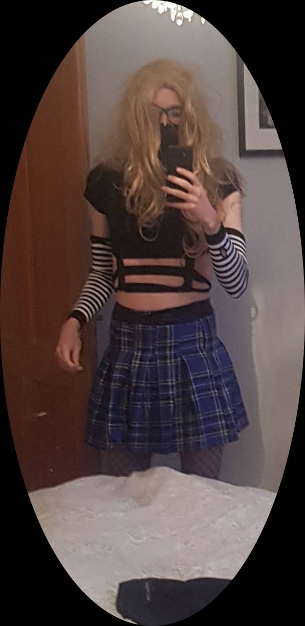 Slowly revealing myself 😉 | Scrolller