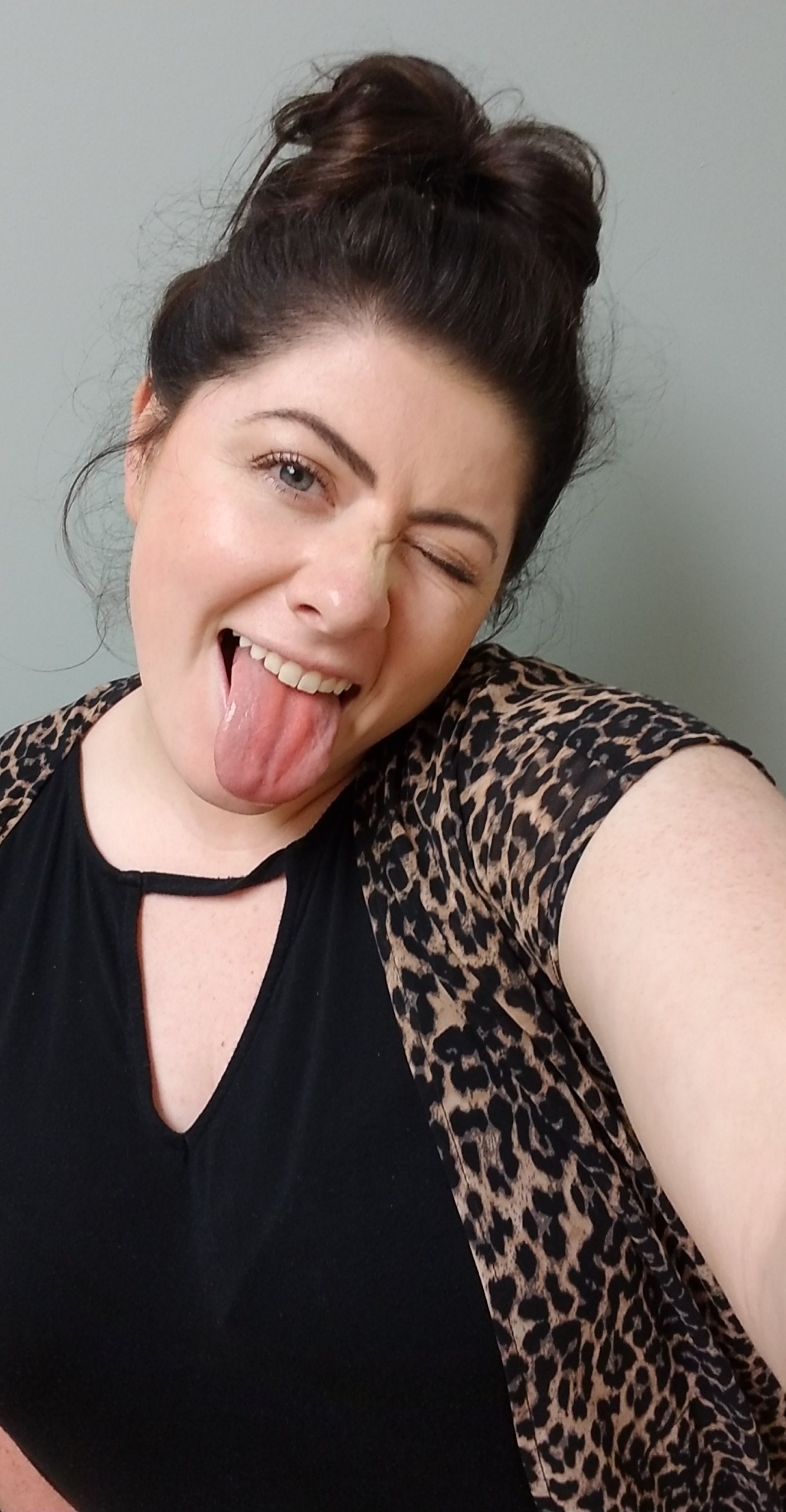 Small town gal looking to explore ;) | Scrolller