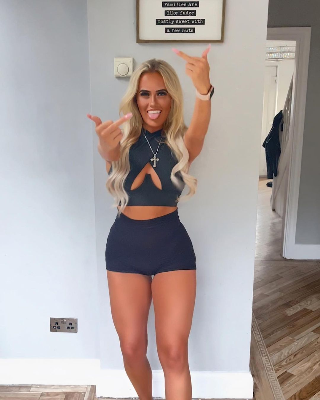 Smell my fingers! | Scrolller