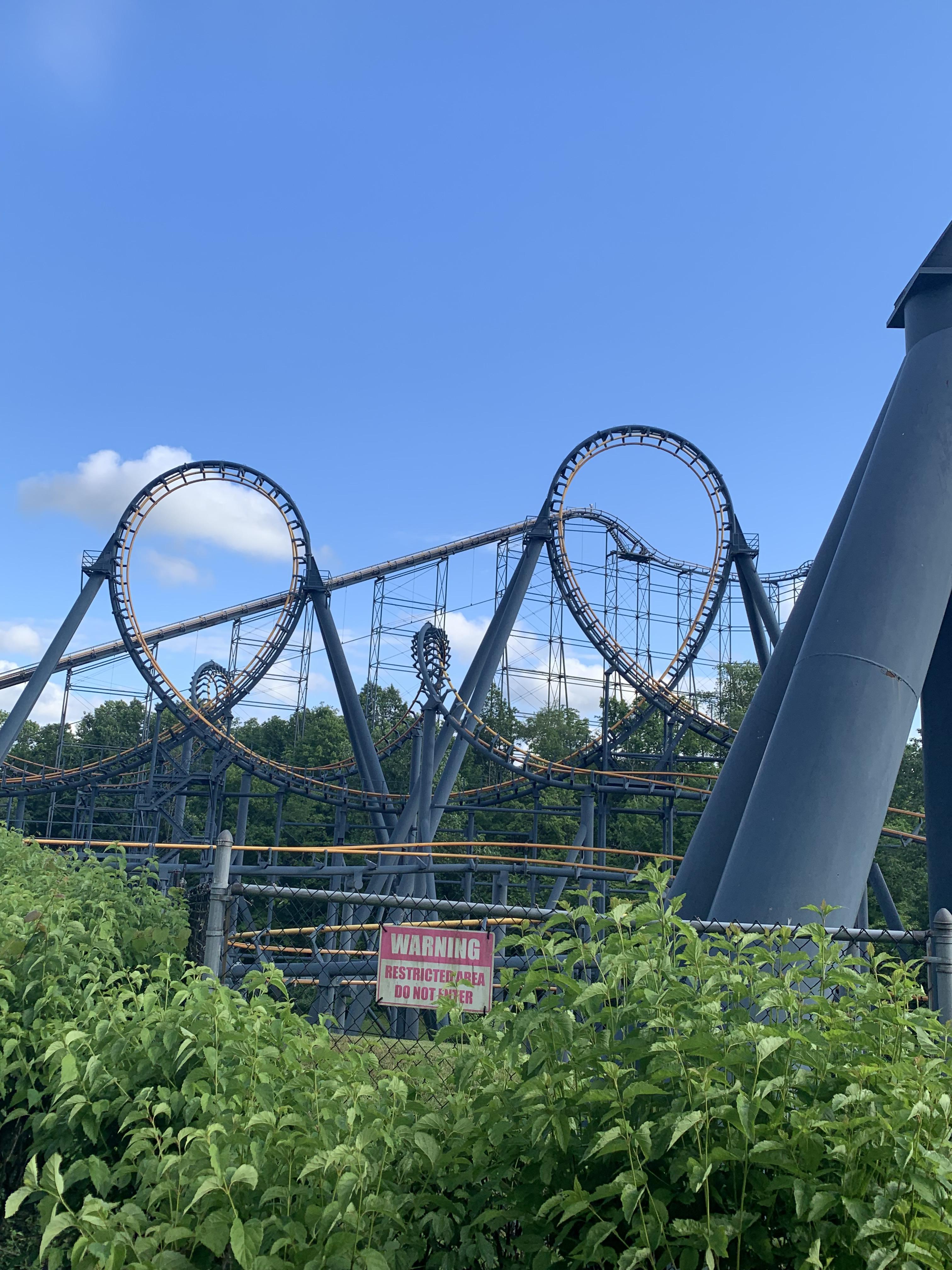 Smiley face in the roller coaster | Scrolller