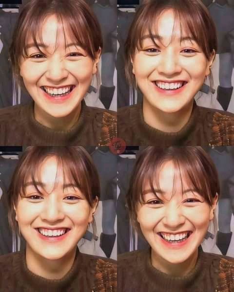 Smiley Jihyo | Scrolller