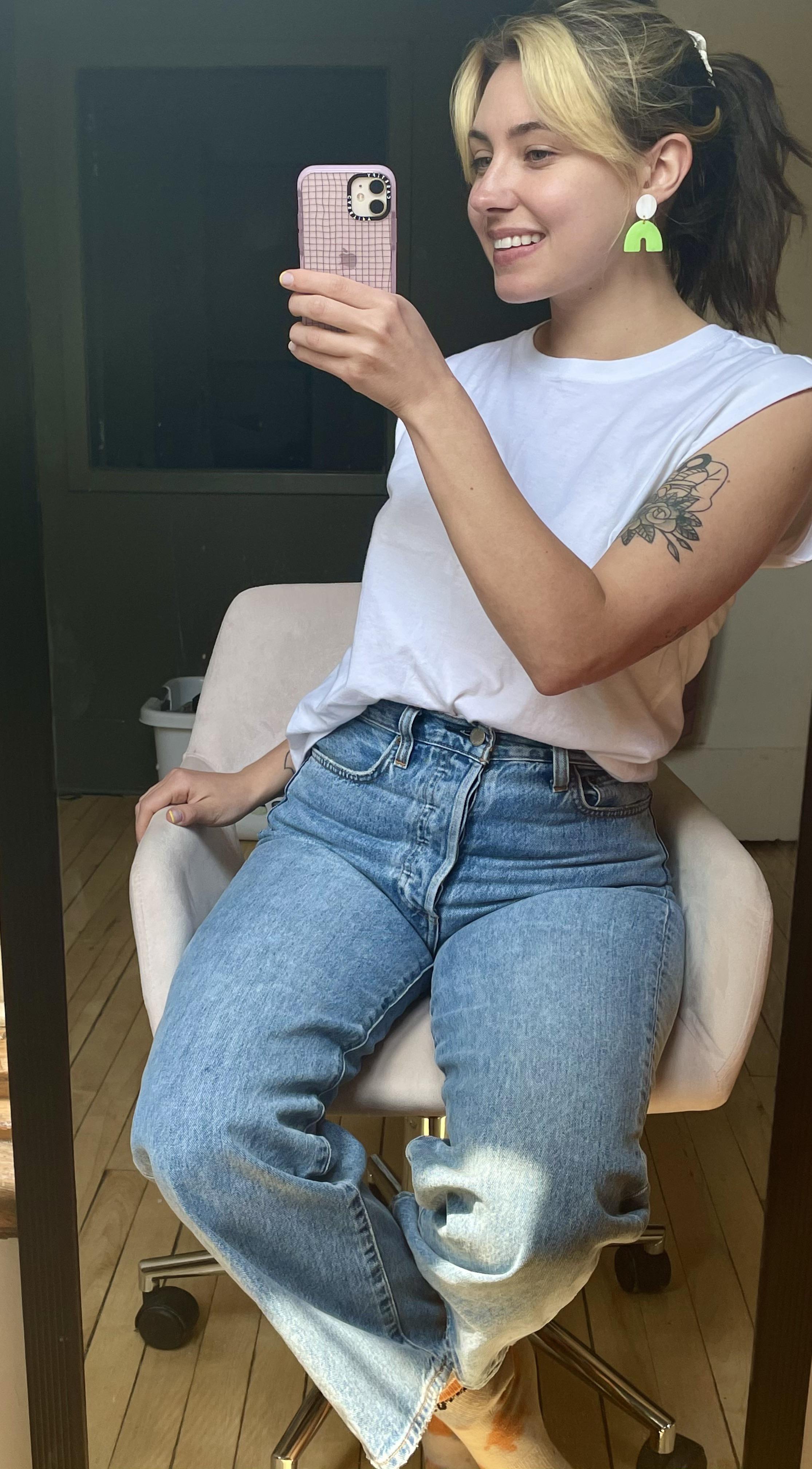 Smiley selfie to show off my outfit :-)! (25) | Scrolller