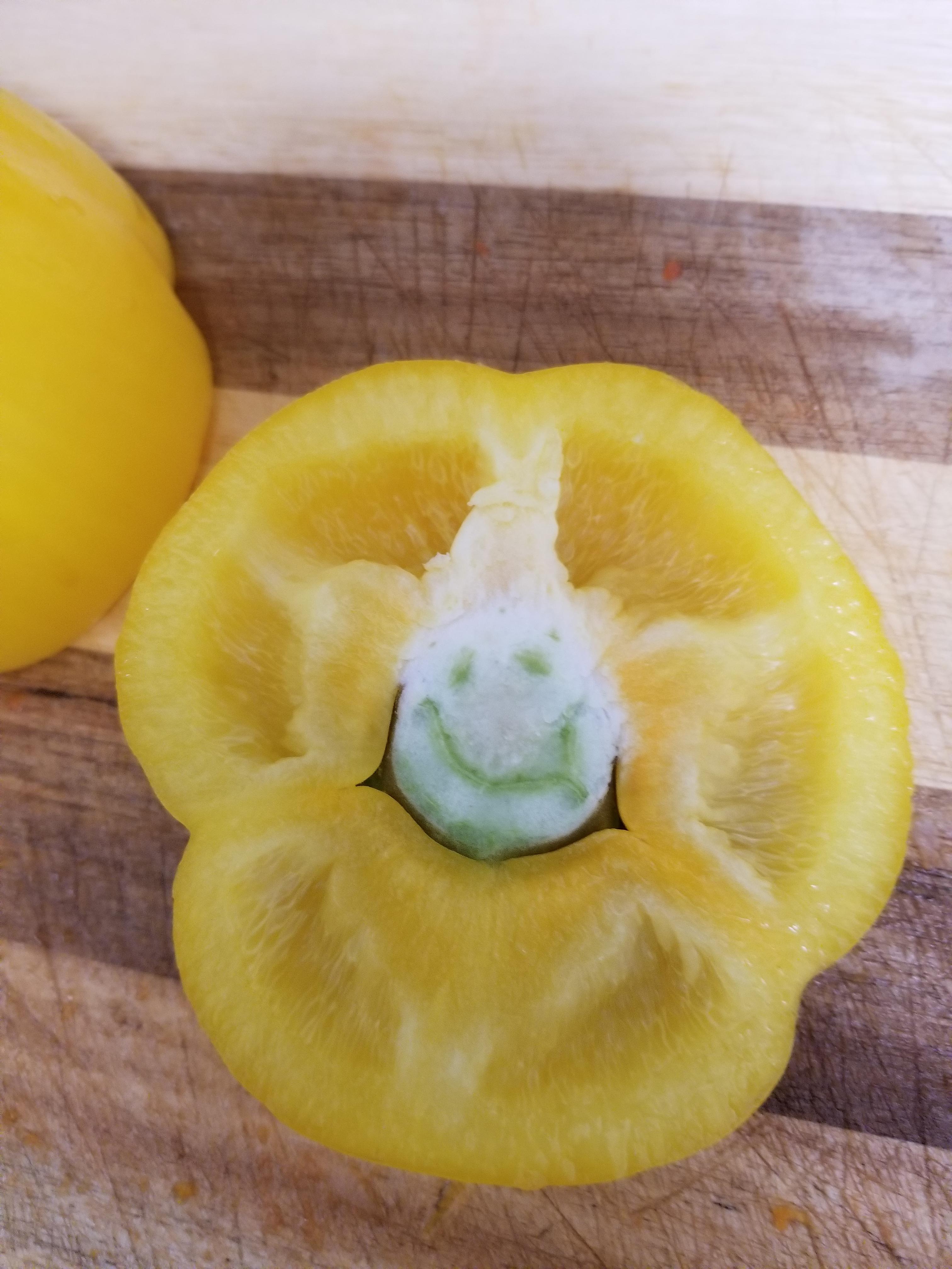 Smiling pepper | Scrolller