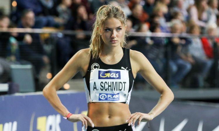 Smoldering Alica Schmidt | Scrolller