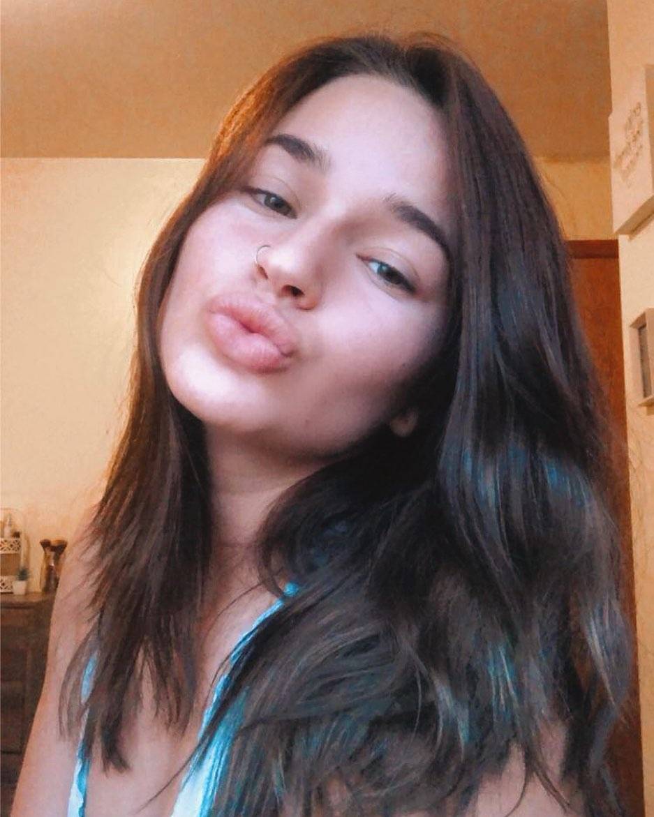 Smooches | Scrolller