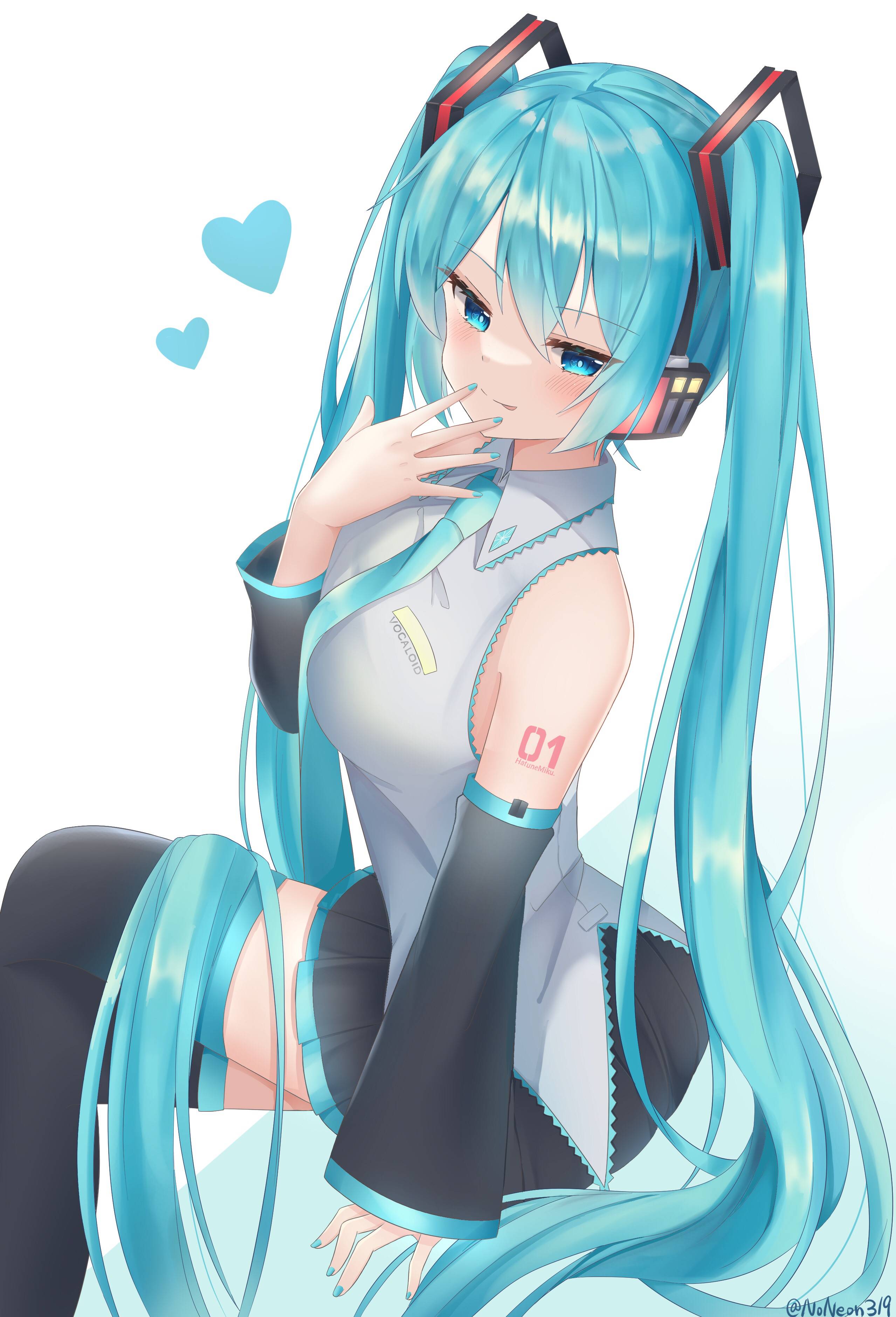 Smug Miku | Scrolller